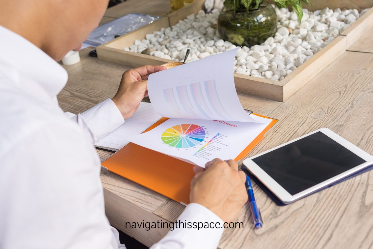 The Best Way to Do an End-of-Year Reflection - Navigating This Space